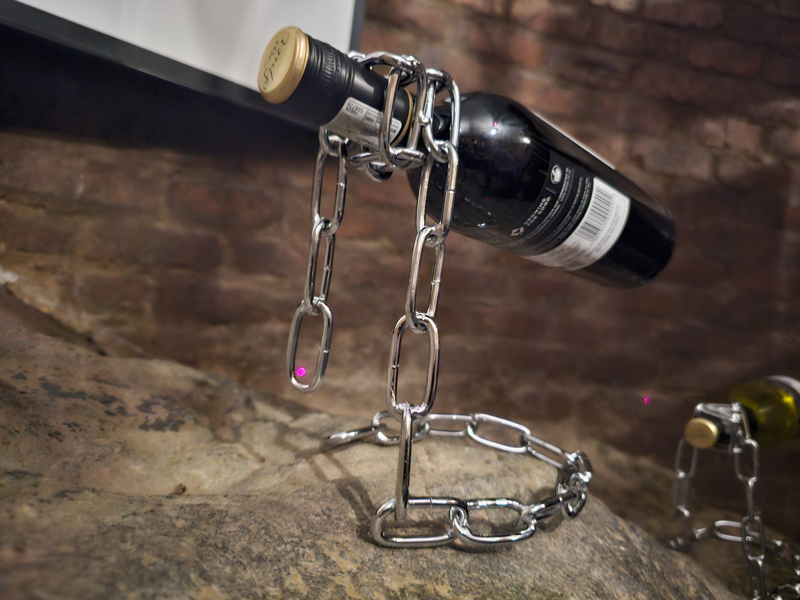 Floating Chain Wine Holders – Shopperdeals